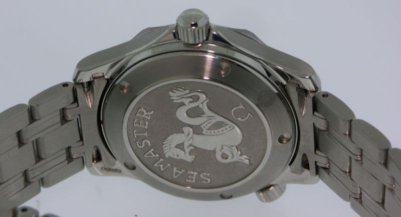 Opening the Seamaster 2221.80 case back | WatchUSeek Watch Forums